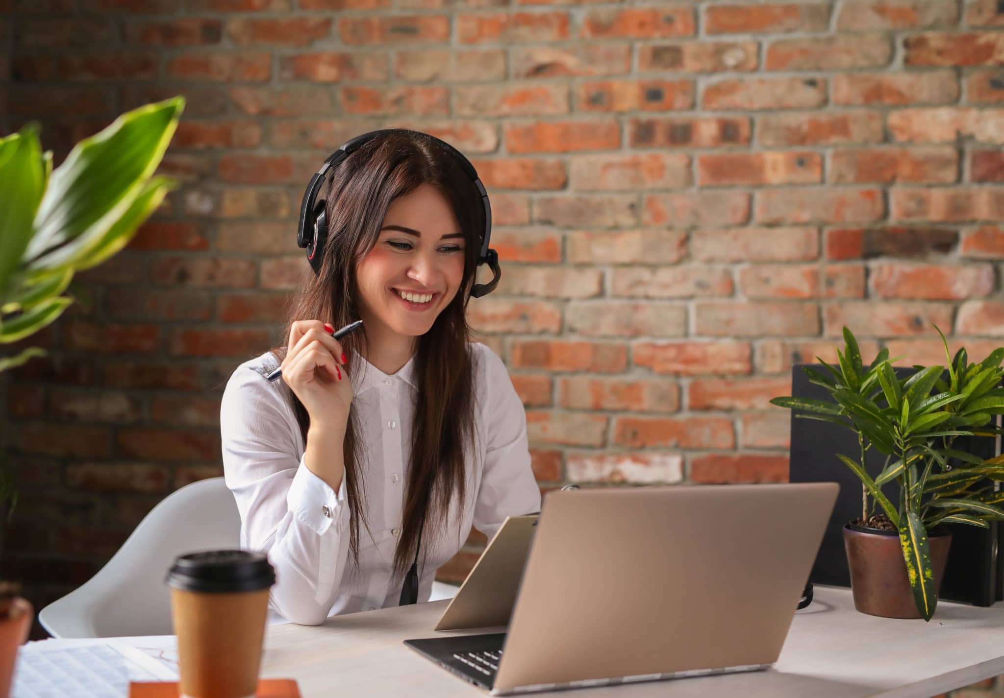 The Top 10 Best Meeting Headphones and Headsets for Webinars